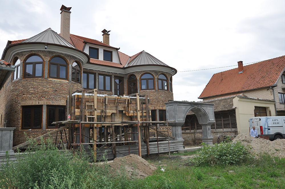 Izlivanje i šalovanje betonskih elemenata i stubova uz pomoć stiropor ...